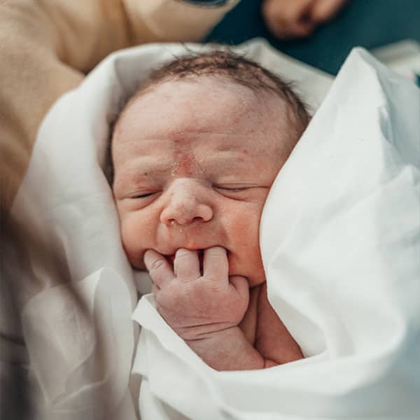 ¿Qué es un neonatólogo? ¿En qué se diferencia de un pediatra?