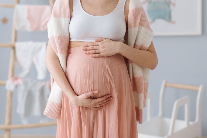 Ciática en el embarazo: por qué se produce y cómo aliviar el dolor